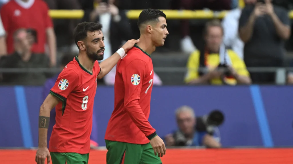 Cristiano Ronaldo's Sister Sparks Controversy by Liking Post Slamming ...